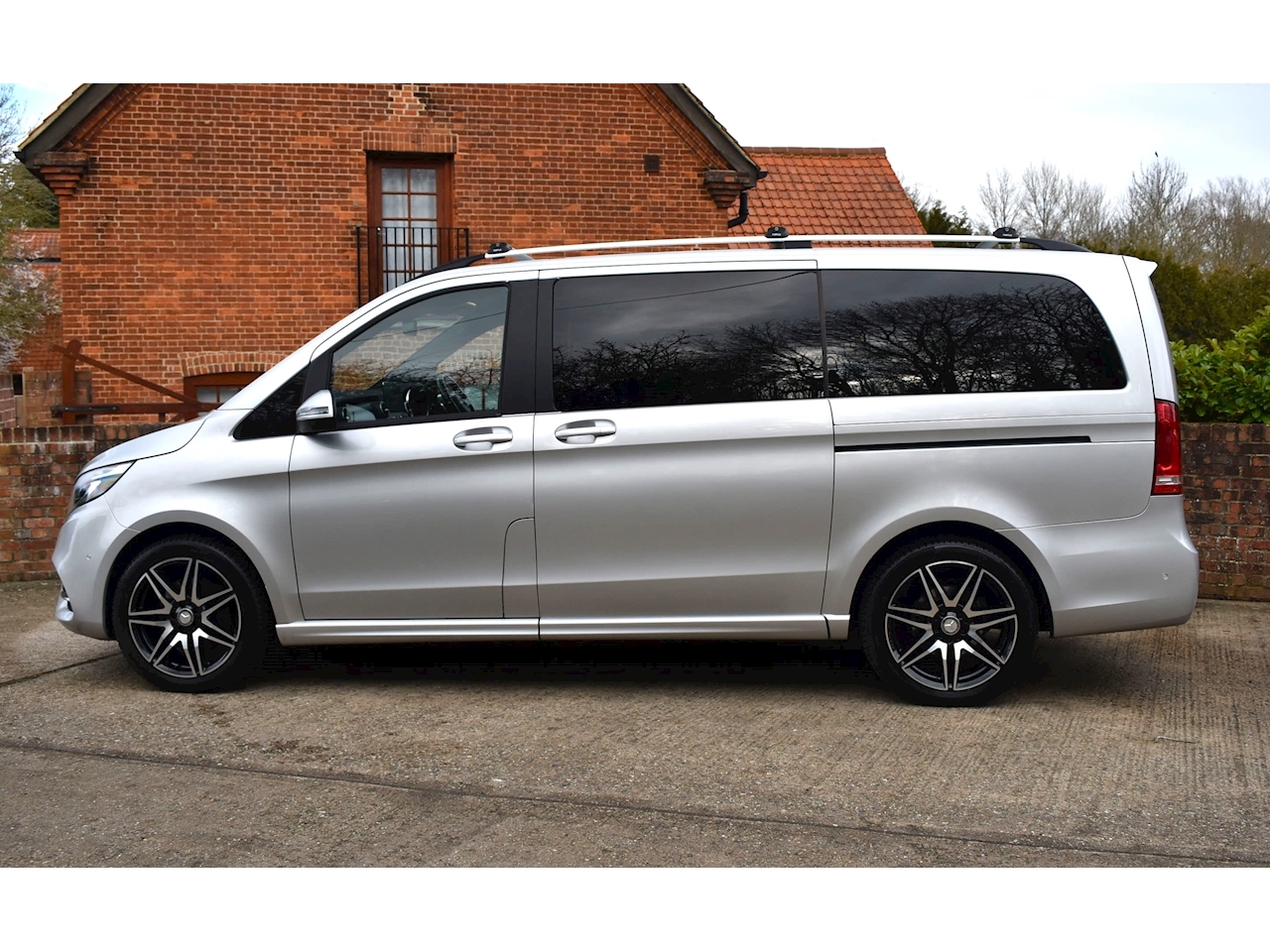 Used 2017 Mercedes-Benz V Class V250d AMG Line For Sale (U1175 ...