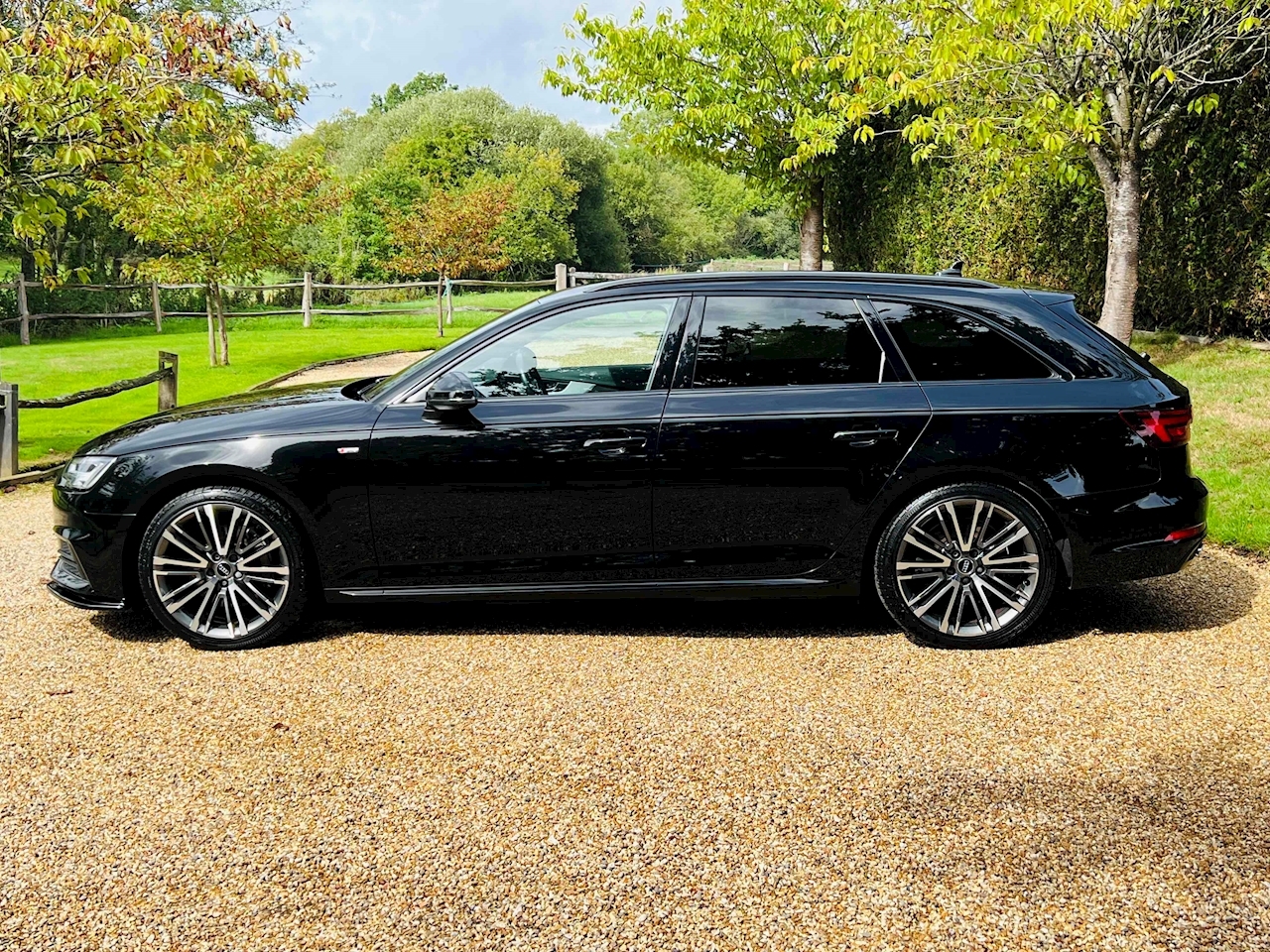 Used 2017 Audi A4 Avant TFSI S line For Sale (U10000933) | Hamptons of ...