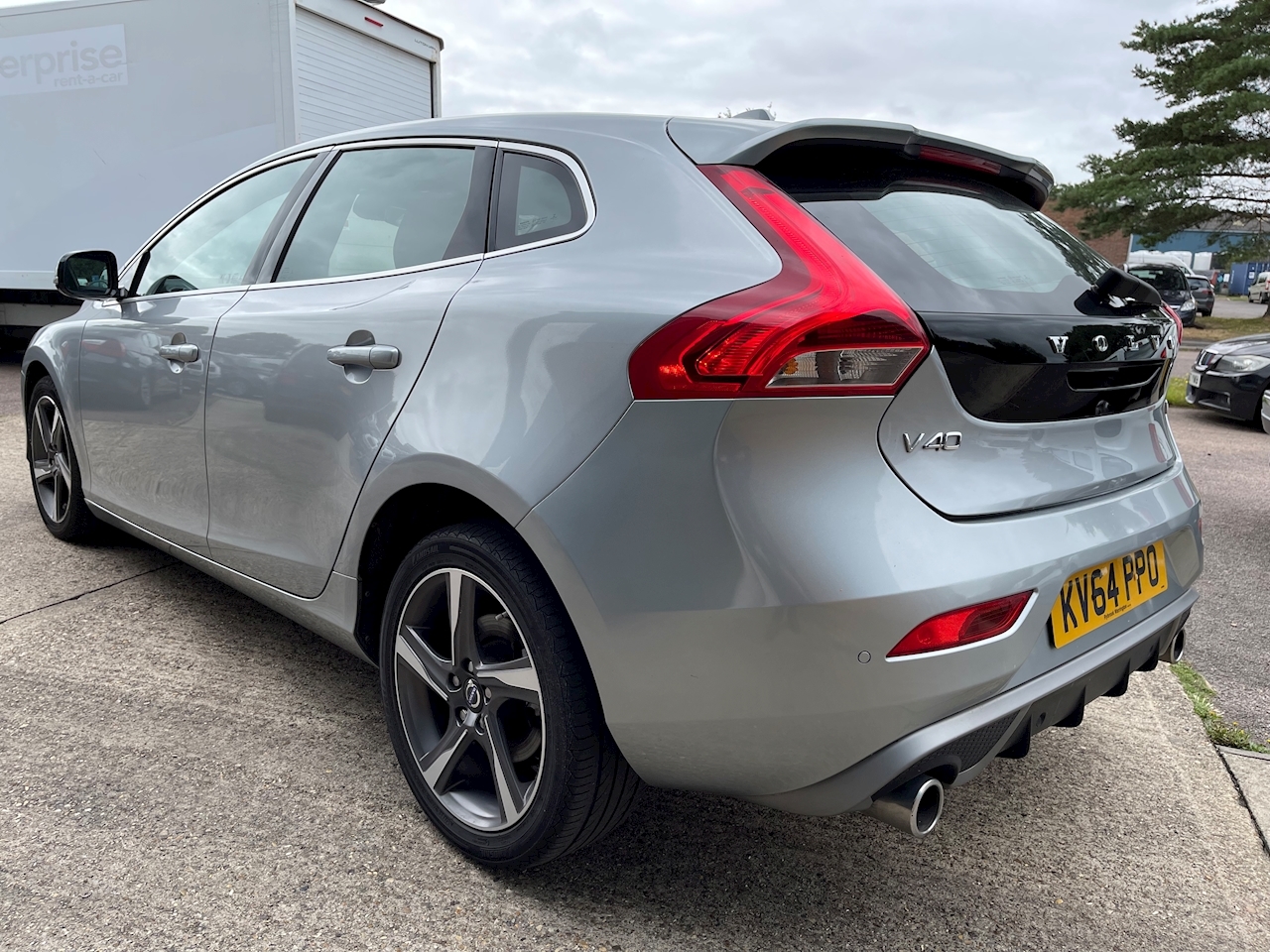 Used 2014 Volvo V40 D4 R-Design Nav For Sale in Suffolk (U10031 ...