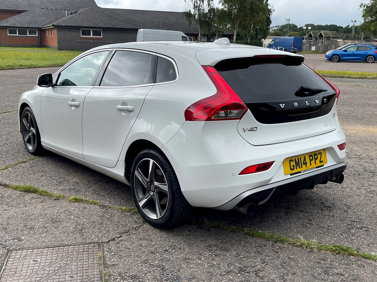 Used 2014 Volvo V40 D2 R-Design Nav For Sale in Suffolk (U11015 ...