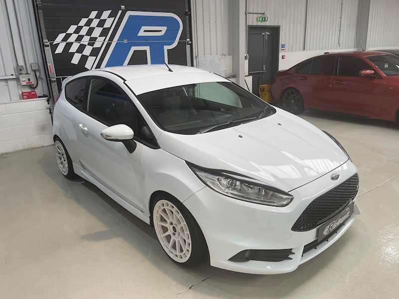 Used 2015 Ford Fiesta ST-2 For Sale (U1143) | Rev It Up UK