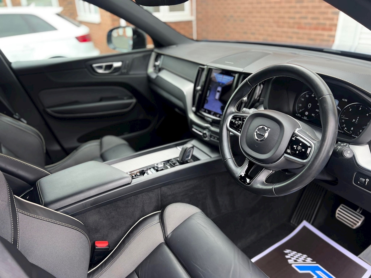 Used 2020 Volvo XC60 B4 MHEV R-Design Pro For Sale (U1611) | Rev It Up UK