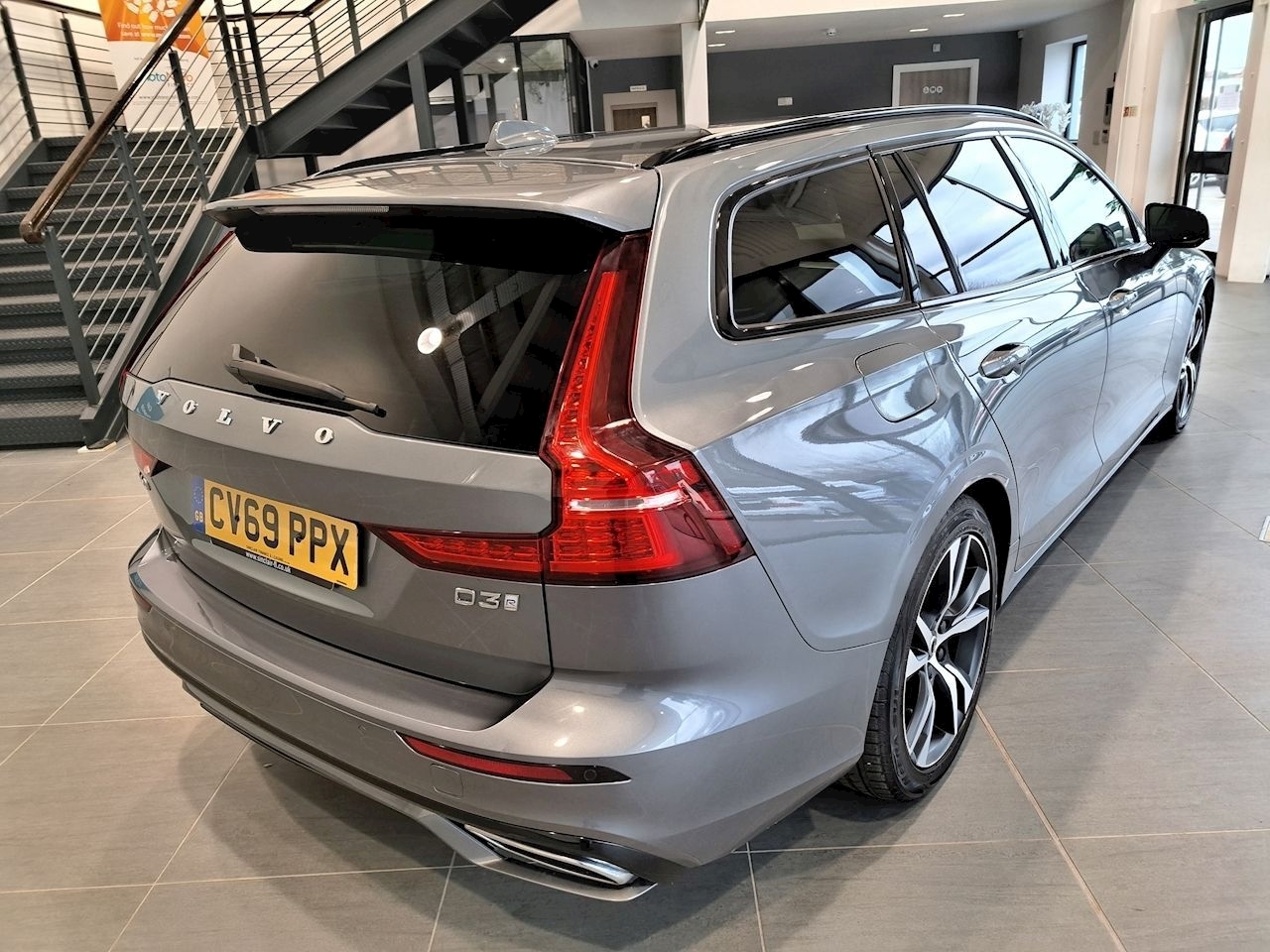 Used 2019 Volvo V60 D3 R-Design Plus For Sale (U10492) | S.J. Rayner (Cars)