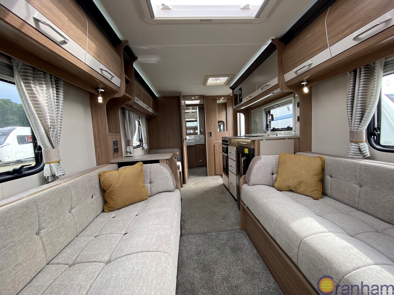 Used Coachman VIP 2019 520 For Sale in Essex (U1694) | Cranham ...