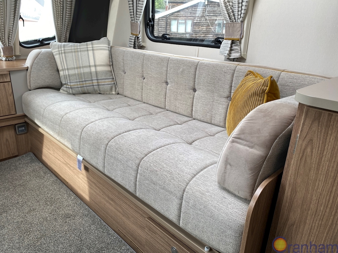 Used Coachman VIP 2019 520 For Sale in Essex (U1694) | Cranham ...