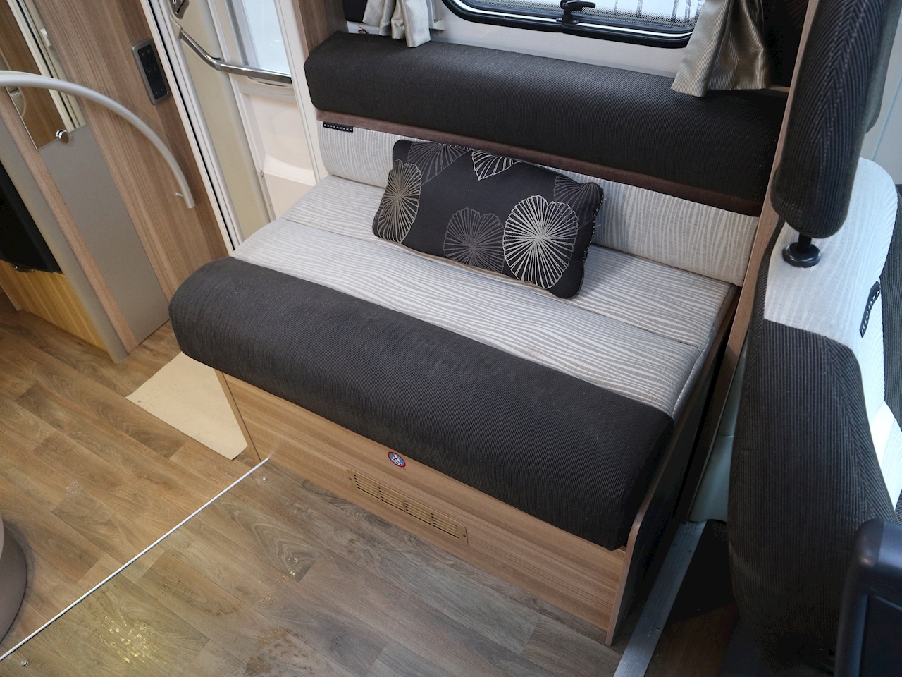 Used Swift Bessacarr 2015 562 For Sale in Essex (U1742) | Cranham ...
