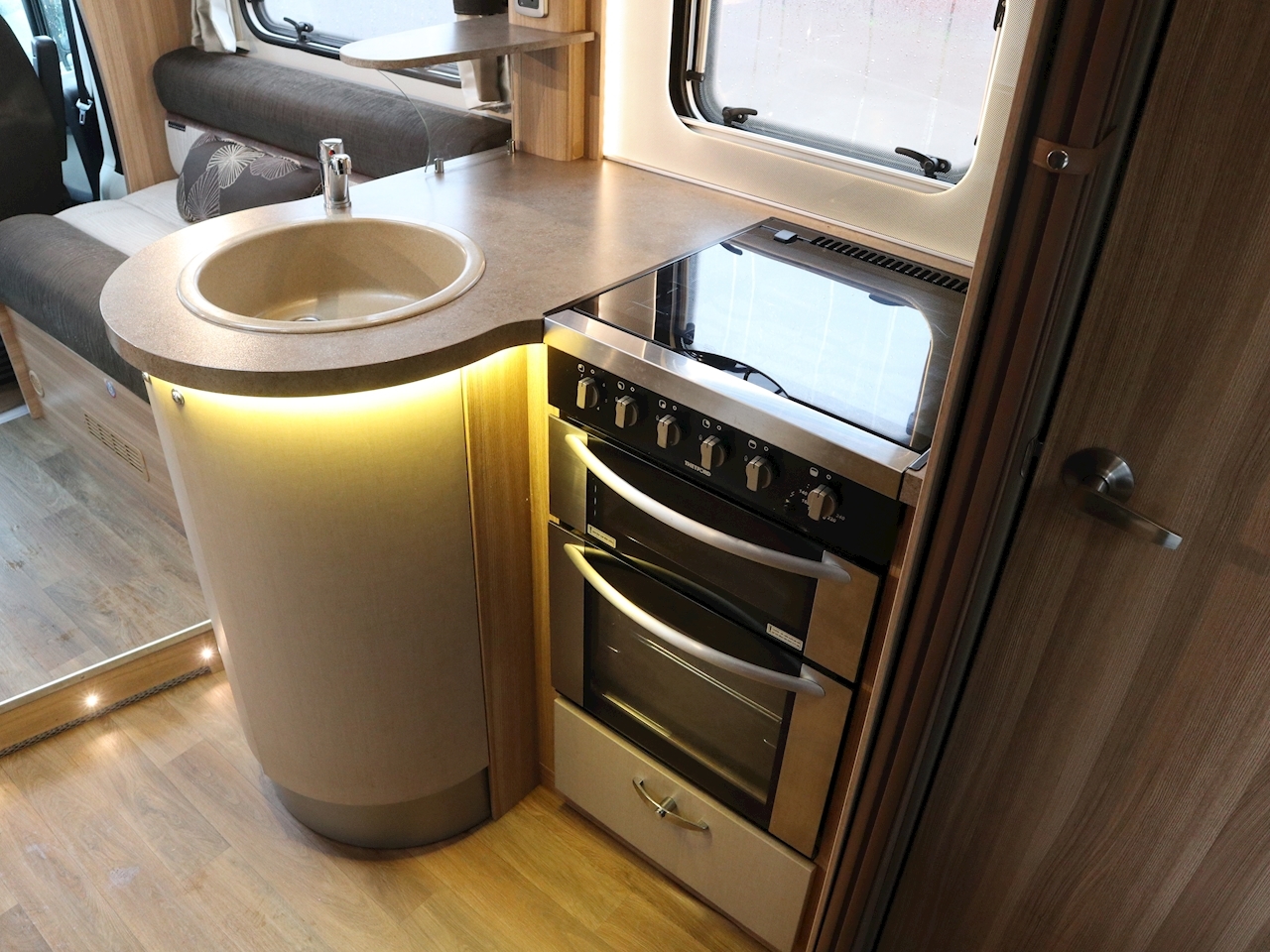 Used Swift Bessacarr 2015 562 For Sale in Essex (U1742) | Cranham ...
