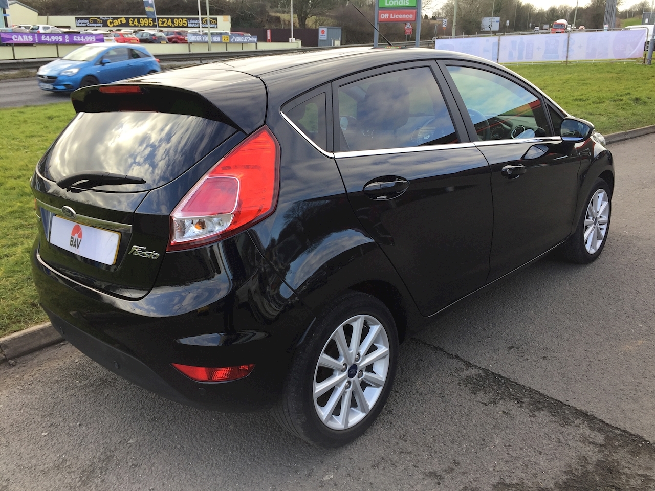 Used 2016 Ford 1.0T EcoBoost Titanium Hatchback 5dr Petrol Manual Euro ...
