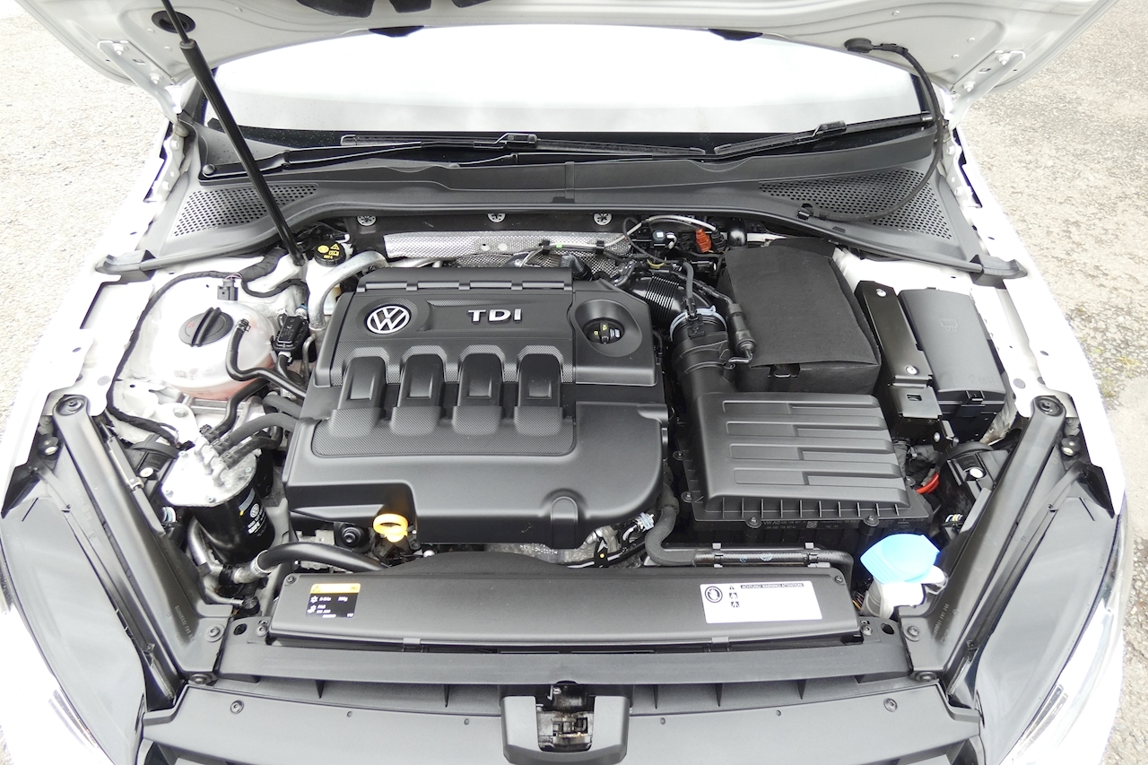 Used 2016 Volkswagen Golf R-Line For Sale in Aberdeenshire (U462 ...