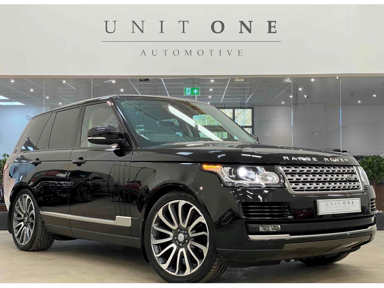 Used 2016 Land Rover Range Rover Tdv6 Vogue For Sale in West Sussex ...