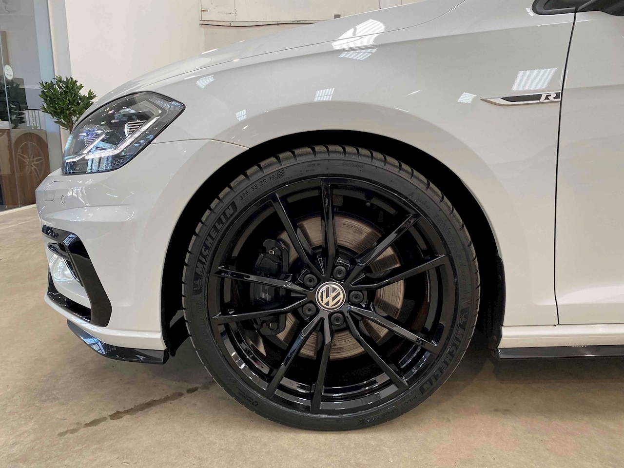 Used 2019 Volkswagen Golf TSI R For Sale in West Sussex (U1195) | Unit ...