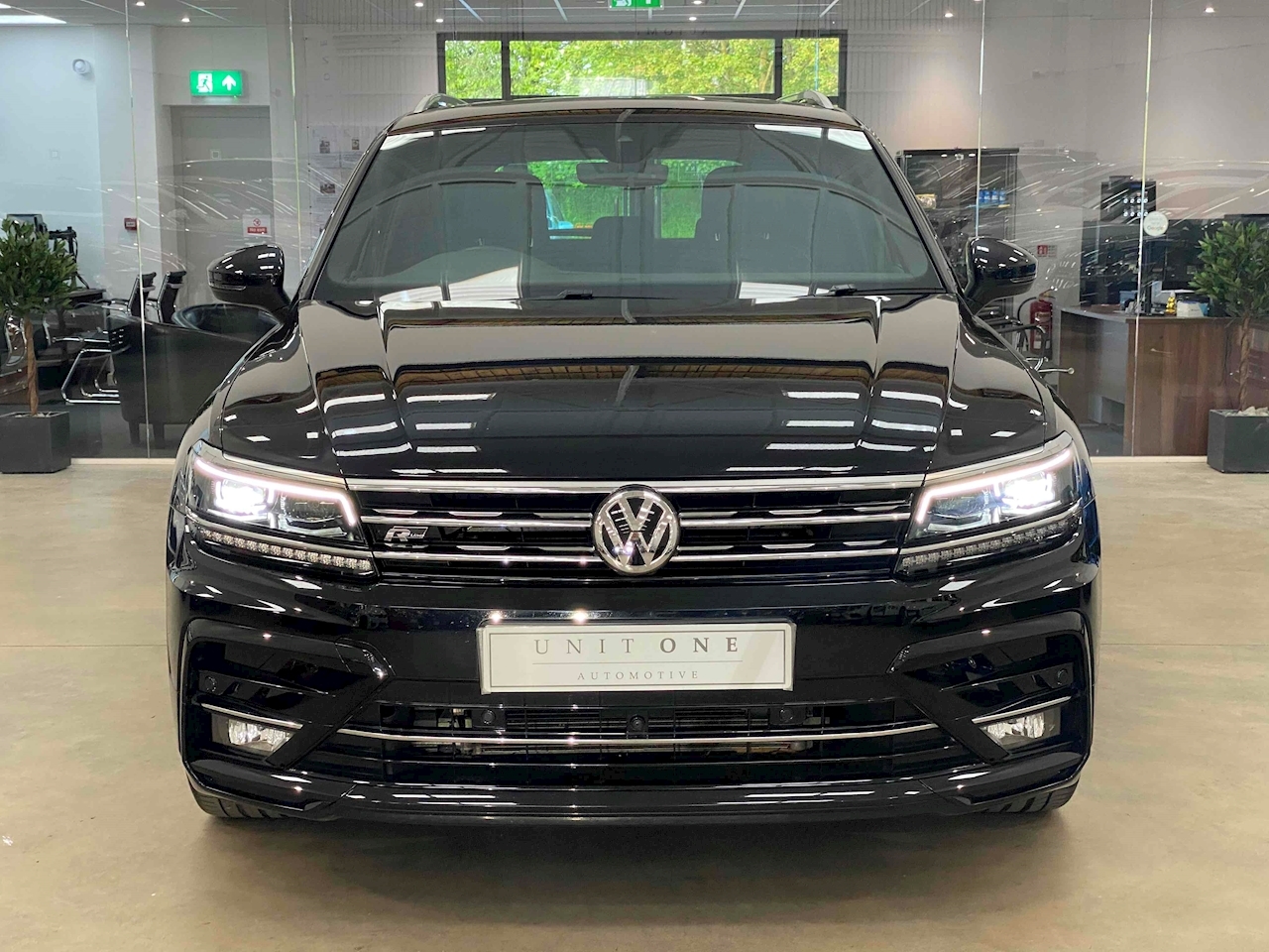 Used 2019 Volkswagen Tiguan TDI R-Line Tech For Sale in West Sussex ...