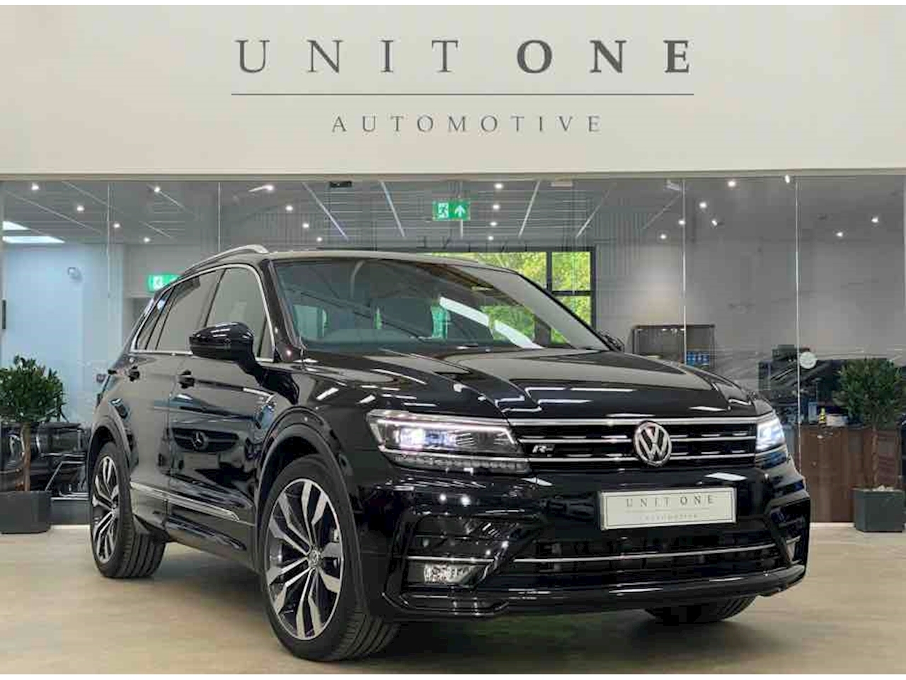 Used 2019 Volkswagen Tiguan TDI R-Line Tech For Sale in West Sussex ...
