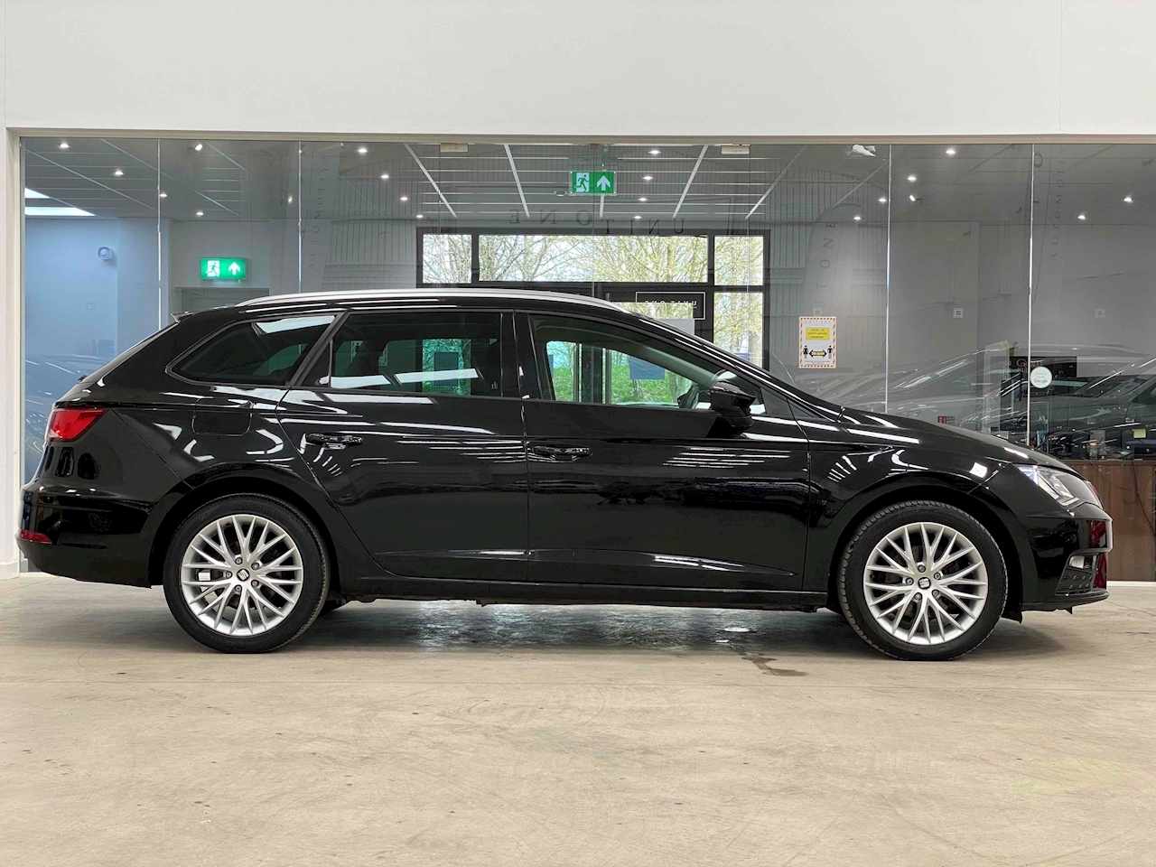 Used 2018 SEAT Leon TDI SE Dynamic Technology For Sale in West Sussex ...