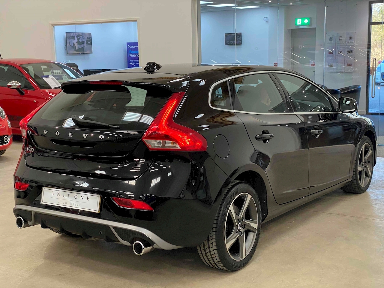 Used 2016 Volvo V40 T2 R-Design Edition For Sale in West Sussex (U711 ...