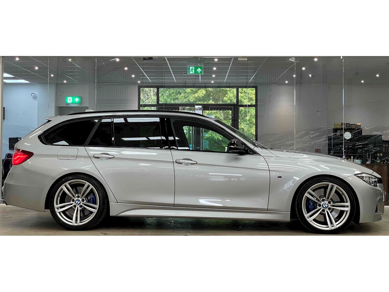 Used 2019 BMW 3.0 340i M Sport Shadow Edition Touring 5dr Petrol Auto ...