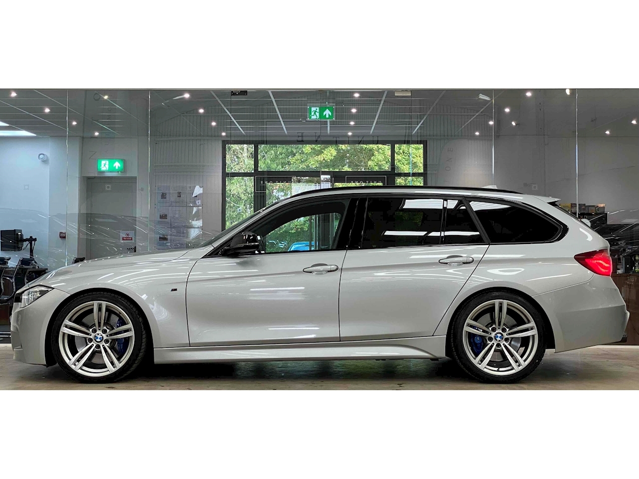 Used 2019 BMW 3.0 340i M Sport Shadow Edition Touring 5dr Petrol Auto ...