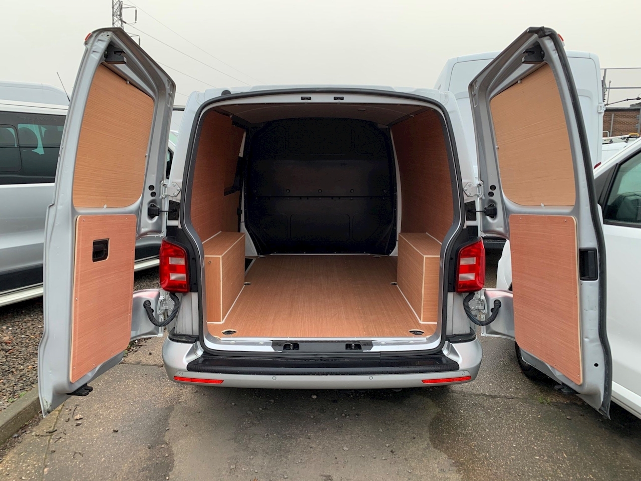 Used 2019 Volkswagen Transporter HIGHLINE 2.0TDi SWB (EURO6) HIGH SPEC ...