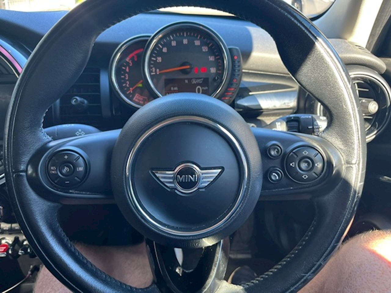 Used 2016 MINI Hatch Cooper D For Sale in Glasgow (U806) | Audi Technik ...