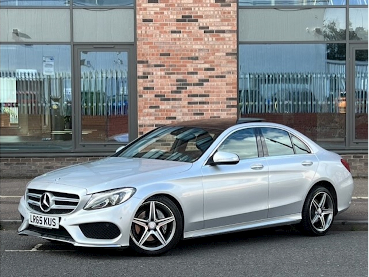 Used 2015 Mercedes-Benz C Class C220d AMG Line For Sale in Glasgow ...