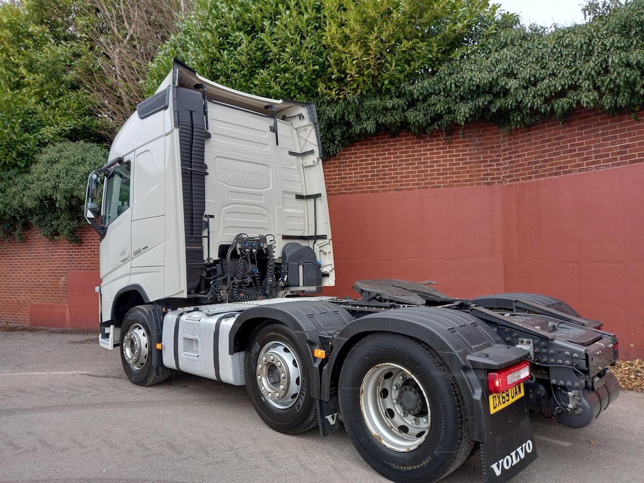 Used 2020 VOLVO FH 500bhp Globetrotter Cab 6x2 Mid Lift Pusher For Sale ...