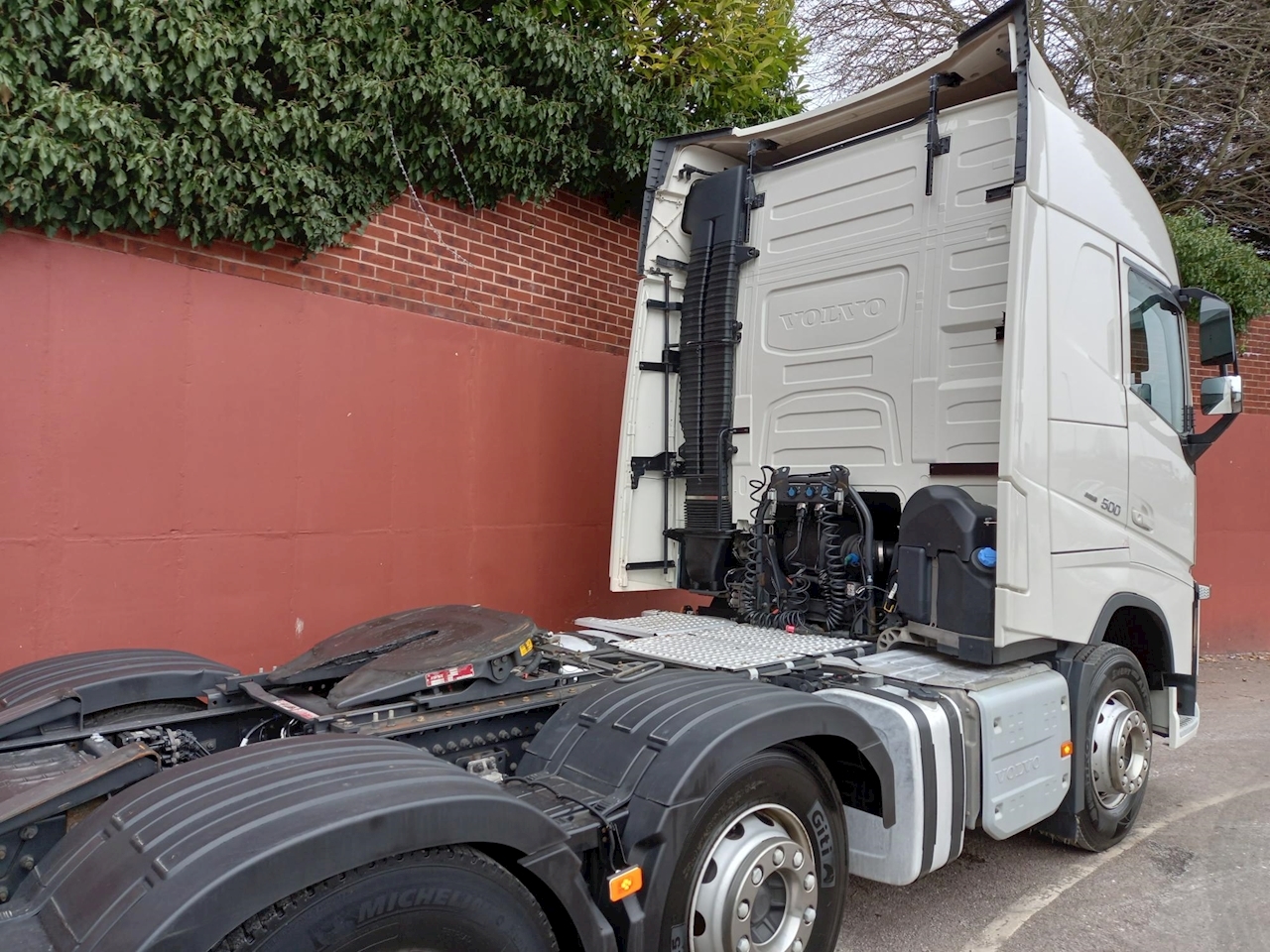 Used 2020 VOLVO FH 500bhp Globetrotter Cab 6x2 Mid Lift Pusher For Sale ...