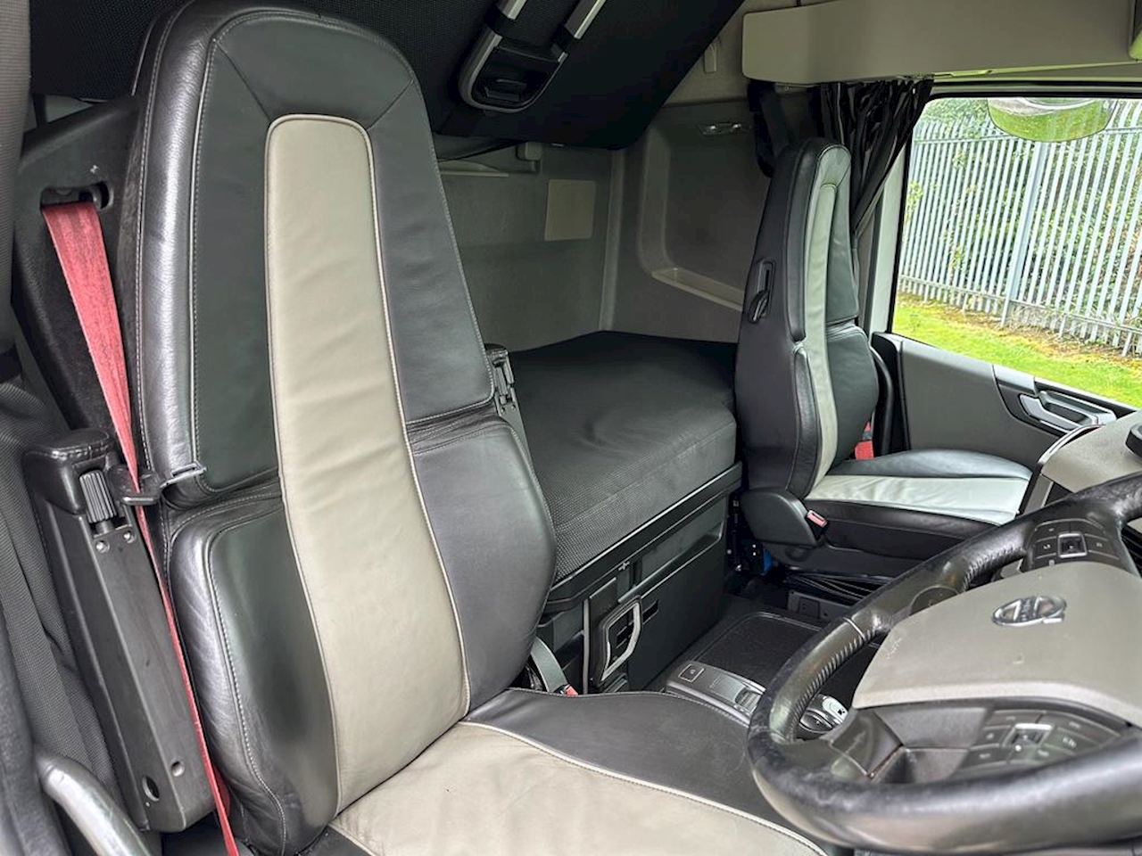 Used 2018 Volvo FH 500 GT XL 4.1M 6X2 * LEATHER * TWIN BUNKS * For Sale ...