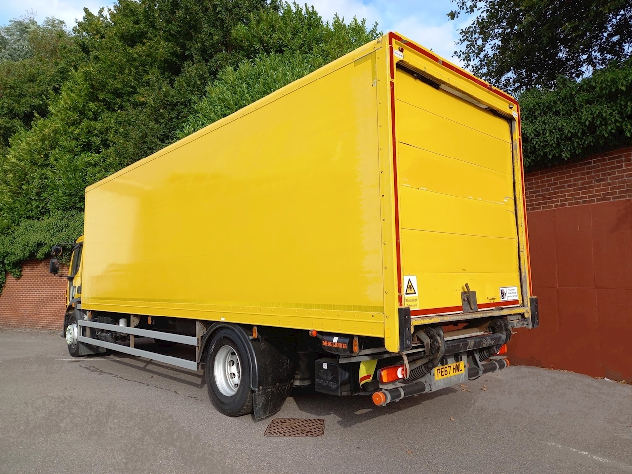 Used 2018 Volvo FL 250bhp 4x2 BOX BODY COMFORT CAB TUCKAWAY TAIL LIFT ...