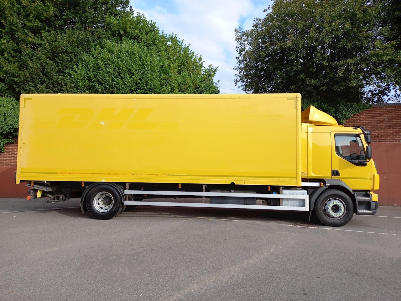 Used 2018 Volvo FL 250bhp 4x2 BOX BODY COMFORT CAB TUCKAWAY TAIL LIFT ...