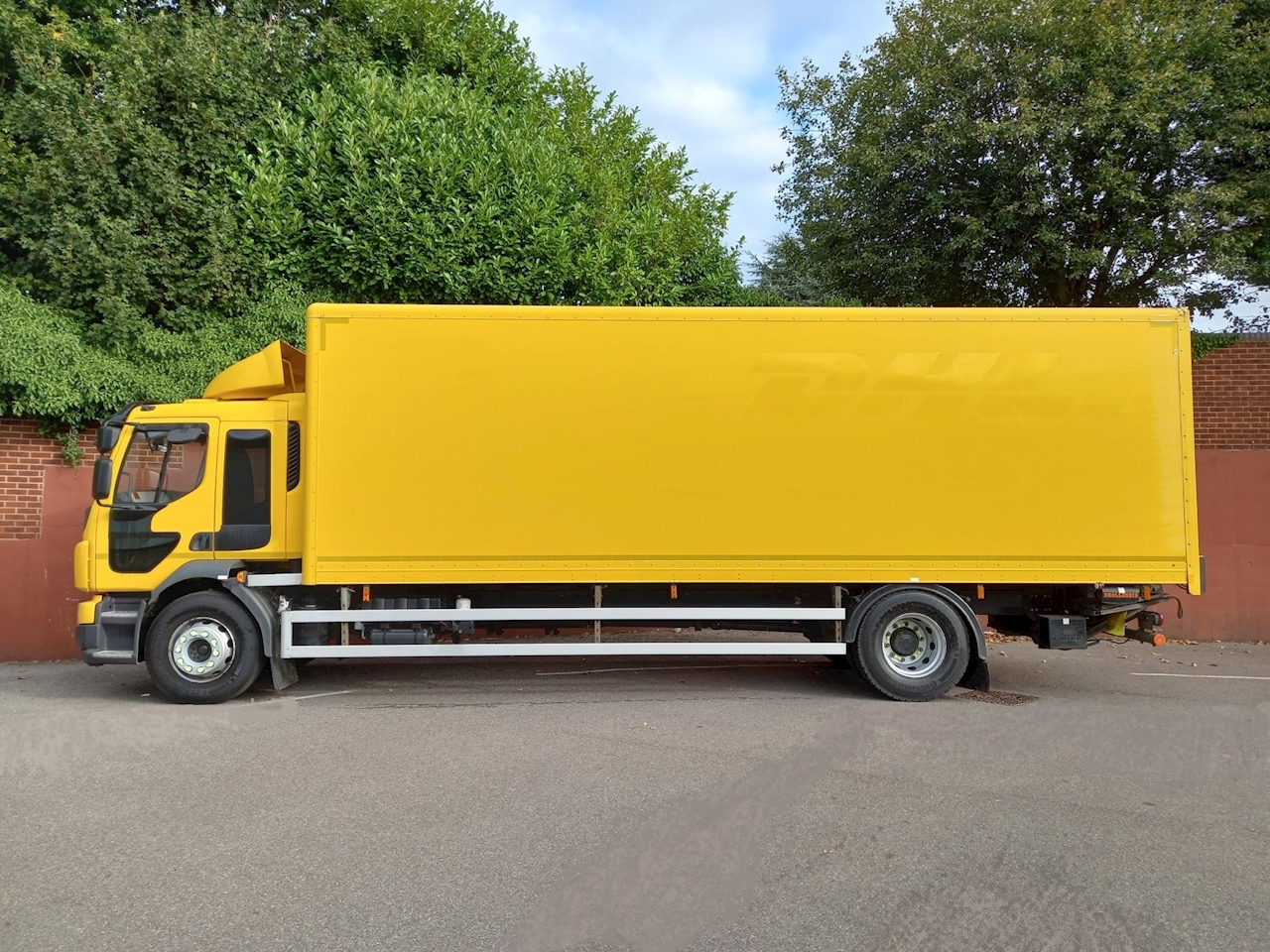 Used 2018 Volvo FL 250bhp 4x2 BOX BODY COMFORT CAB TUCKAWAY TAIL LIFT ...