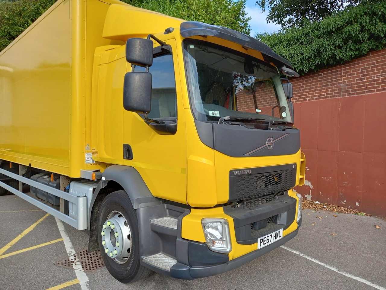 Used 2018 Volvo FL 250bhp 4x2 BOX BODY COMFORT CAB TUCKAWAY TAIL LIFT ...