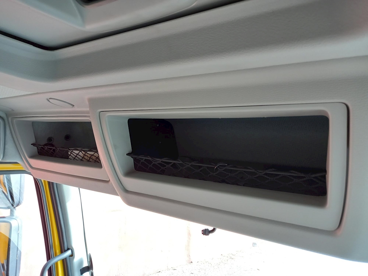 Used 2018 Volvo FL 250bhp 4x2 BOX BODY COMFORT CAB TUCKAWAY TAIL LIFT ...