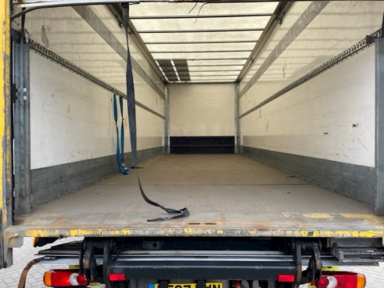 Used 2018 Volvo FL 250bhp 4x2 BOX BODY COMFORT CAB TUCKAWAY TAIL LIFT ...