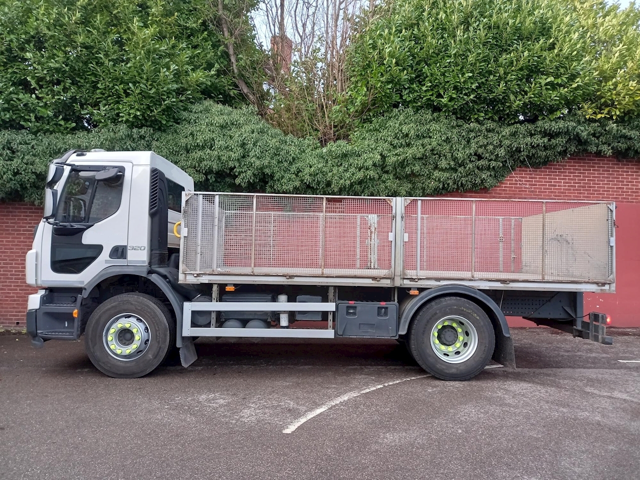 Used 2019 VOLVO FE 320bhp 4X2 DROPSIDE BODY RIGID WITH MOFFETT ...