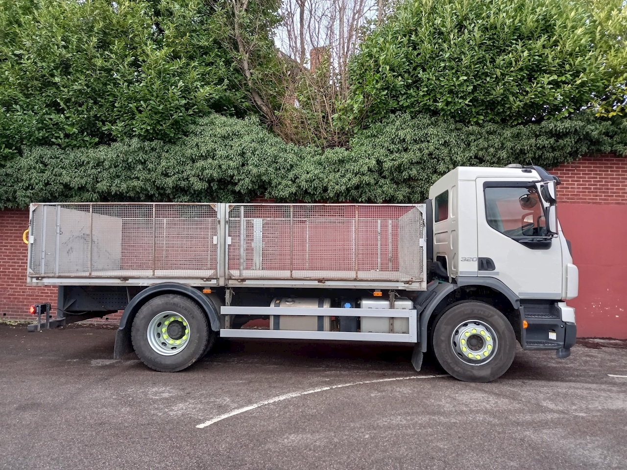 Used 2019 VOLVO FE 320bhp 4X2 DROPSIDE BODY RIGID WITH MOFFETT ...