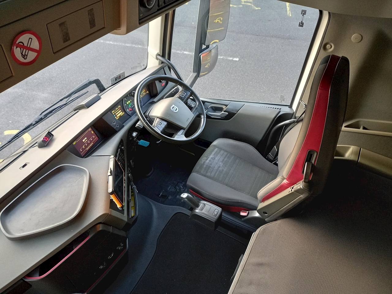 Used 2020 Volvo FH 460bhp GLOBETROTTER CAB 4X2 For Sale in West Yorkshire (U81) | Crossroads ...