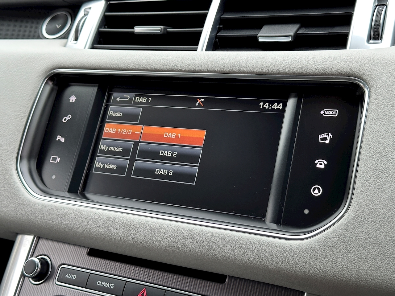 Used 2016 Land Rover Range Rover Sport SD V6 HSE For Sale in Kent (U75 ...