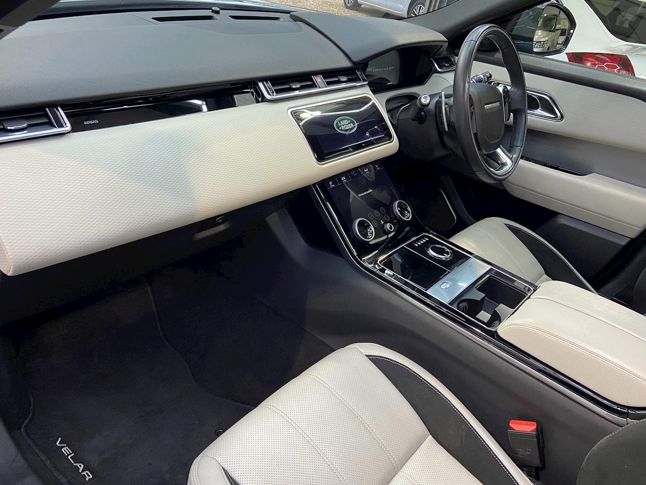 Used 2017 Land Rover Range Rover Velar 2.0 D240 R-Dynamic SE Auto 4WD ...