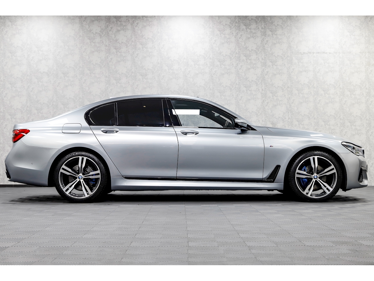 Used 2017 BMW 7 Series 740d M Sport For Sale in West Yorkshire (U114 ...