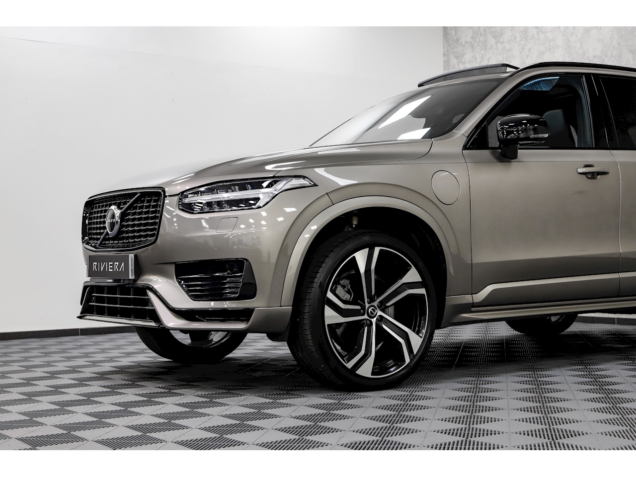 Used 2022 Volvo XC90 h T8 R-Design Pro For Sale in West Yorkshire (U133 ...
