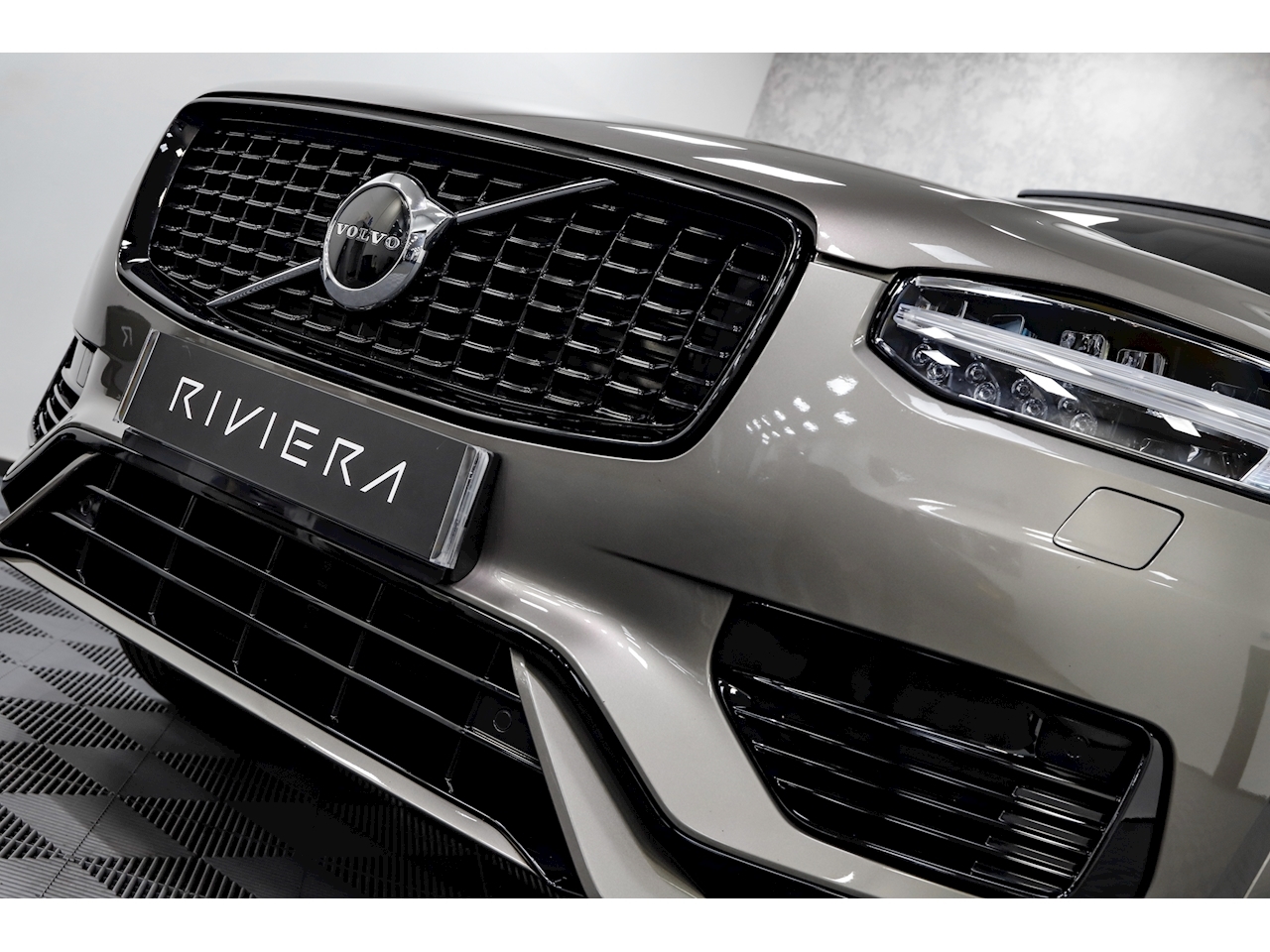 Used 2022 Volvo XC90 h T8 R-Design Pro For Sale in West Yorkshire (U133 ...