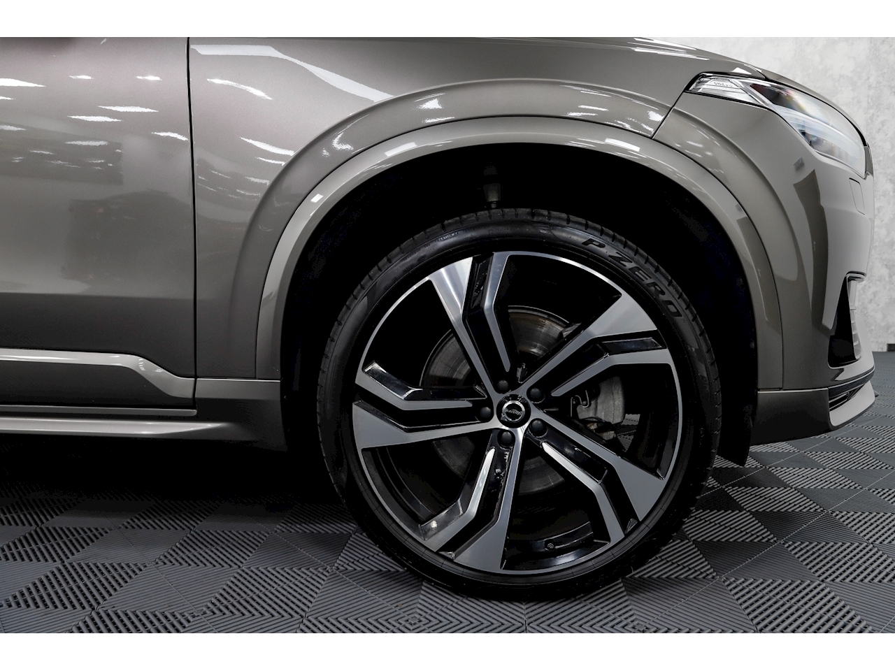 Used 2022 Volvo XC90 h T8 R-Design Pro For Sale in West Yorkshire (U133 ...