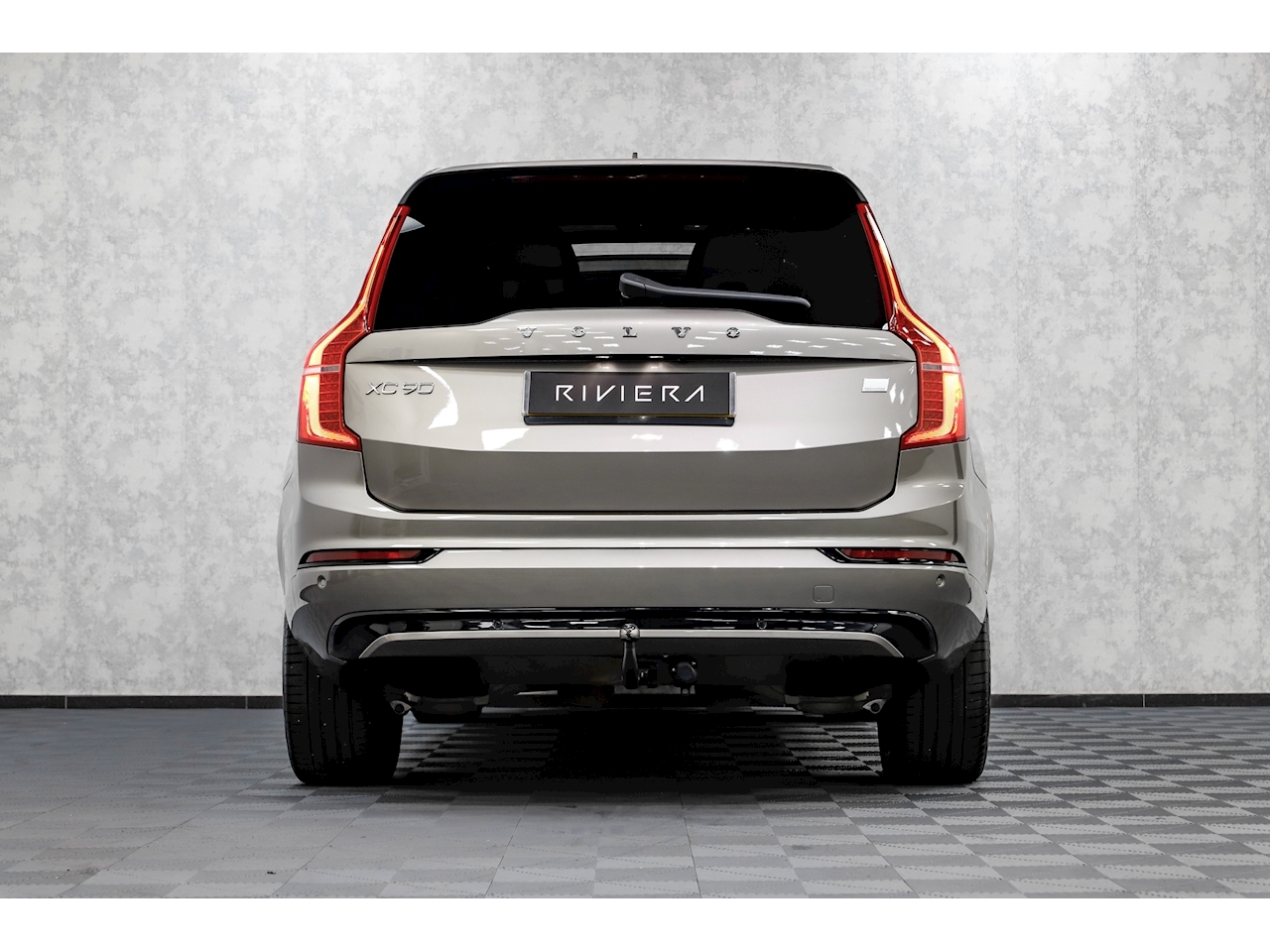 Used 2022 Volvo XC90 h T8 R-Design Pro For Sale in West Yorkshire (U133 ...