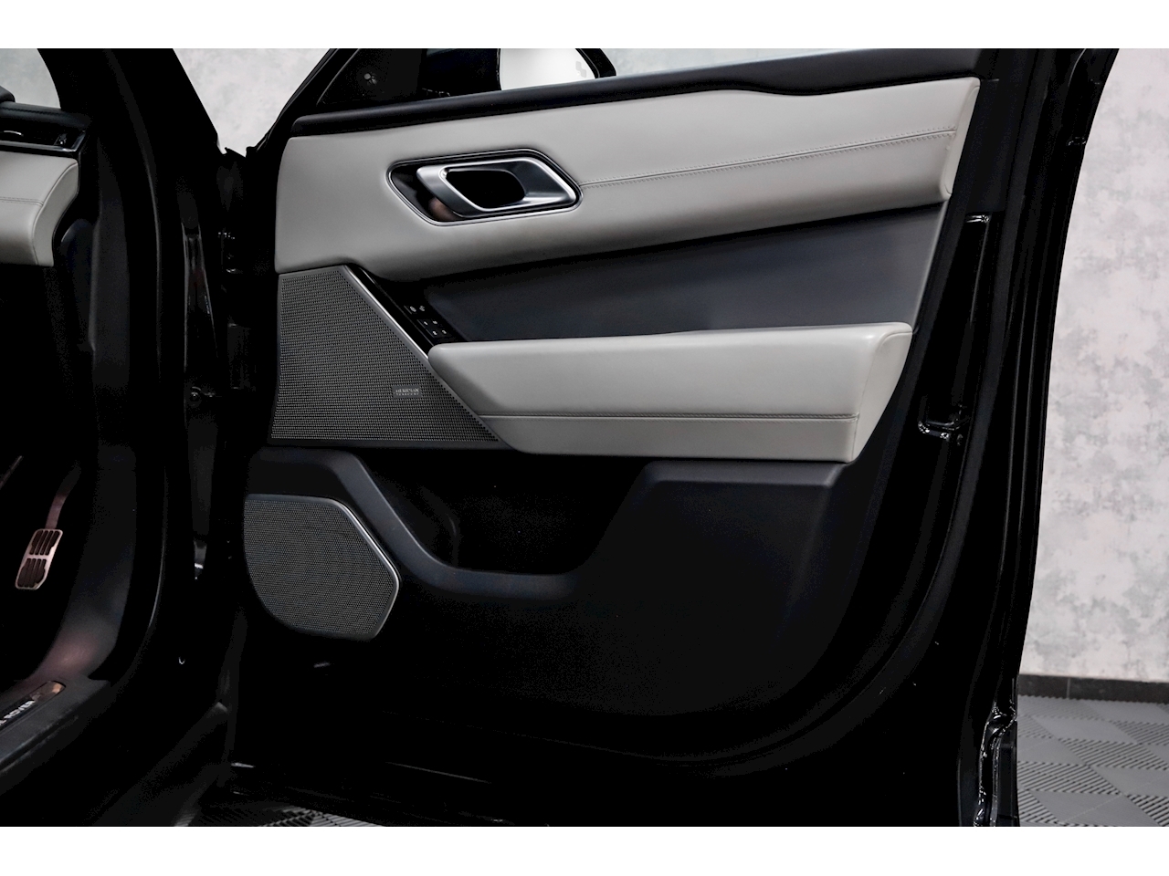 Used 2020 Land Rover Range Rover Velar P550 SVAutobiography Dynamic ...