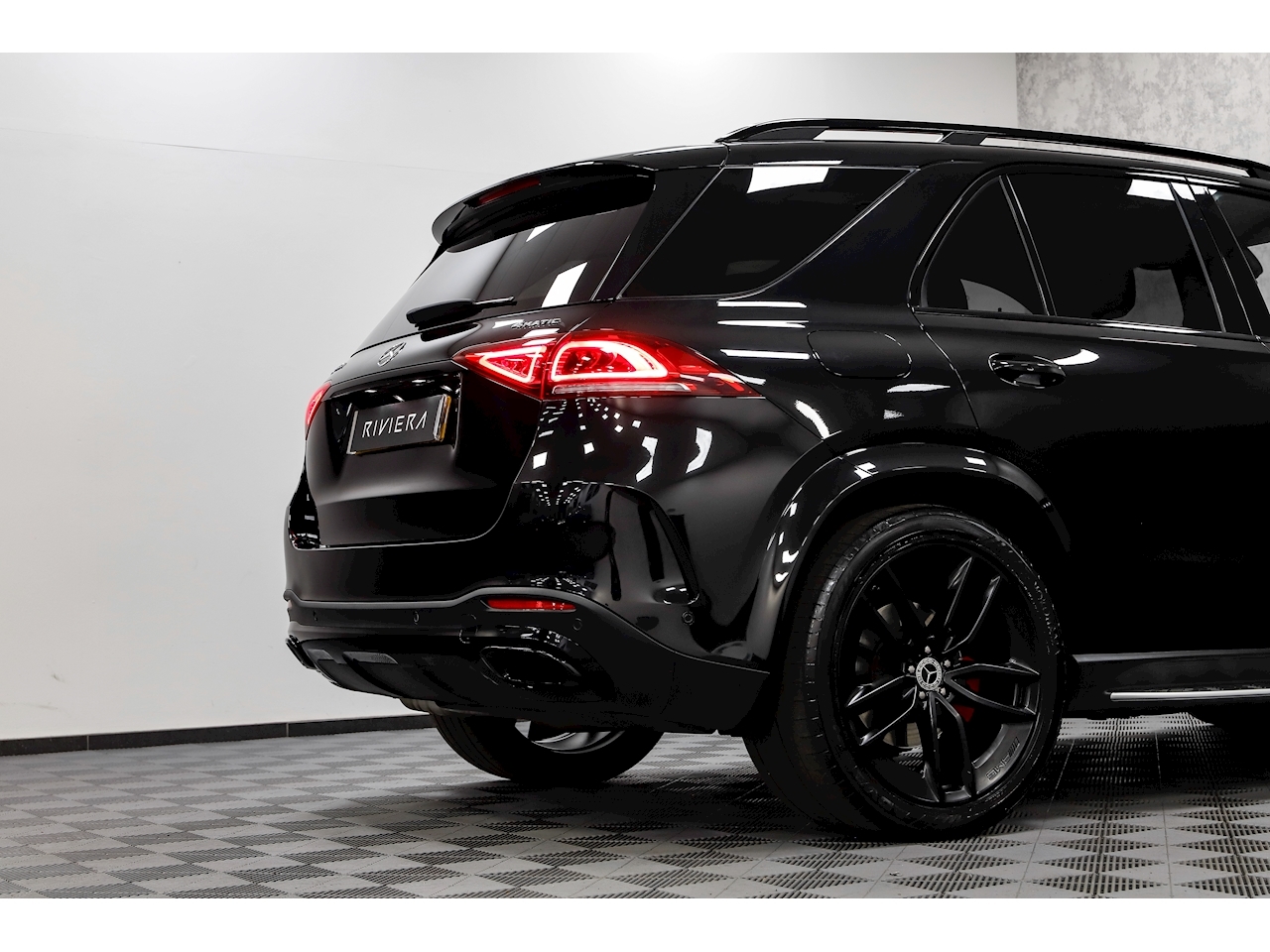 Used 2020 Mercedes-Benz GLE Class GLE400d AMG Line For Sale in West Yorkshire (U203) | Riviera ...