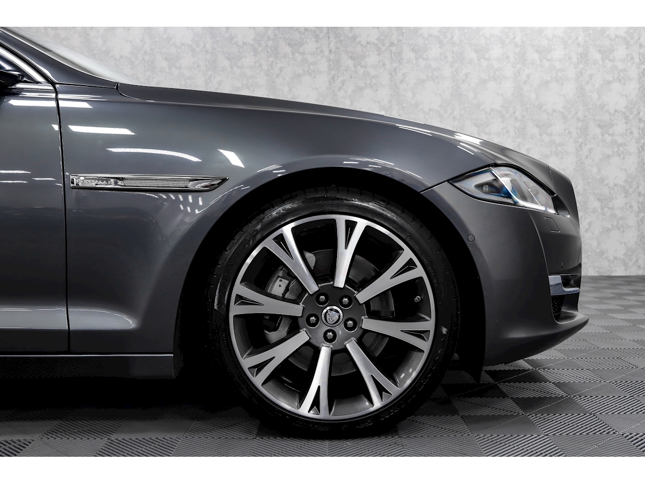 Used 2016 Jaguar XJ d V6 Portfolio For Sale in West Yorkshire (U255 ...