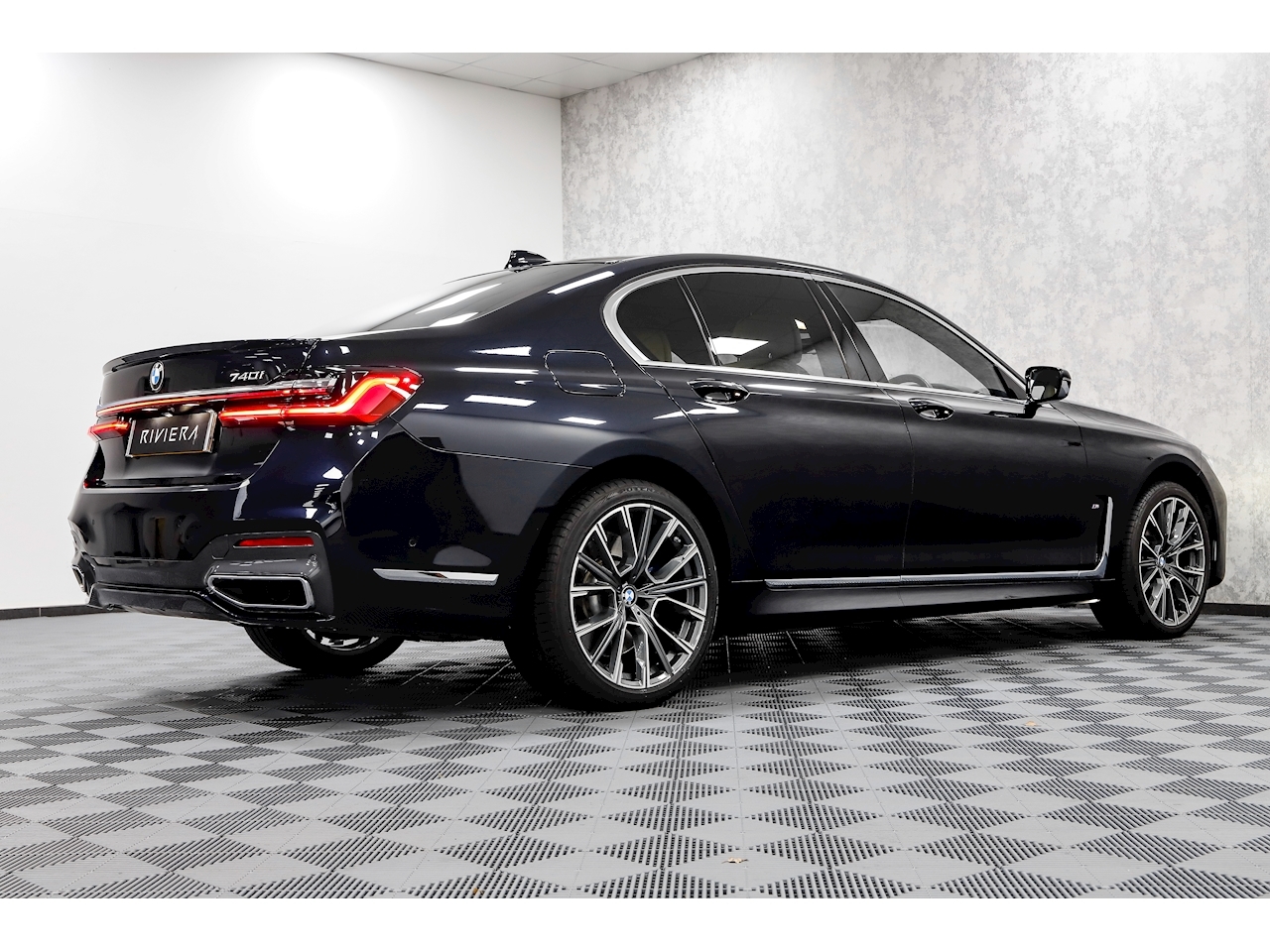 Used 2019 BMW 7 Series 740i M Sport For Sale (U386) | Riviera Automotive