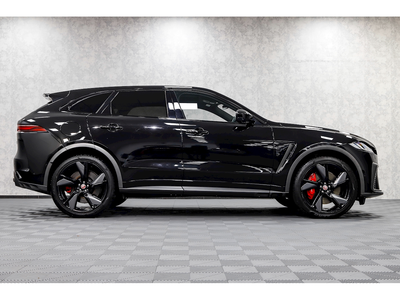 Used 2021 Jaguar F-PACE P550 V8 SVR For Sale in West Yorkshire (U405 ...