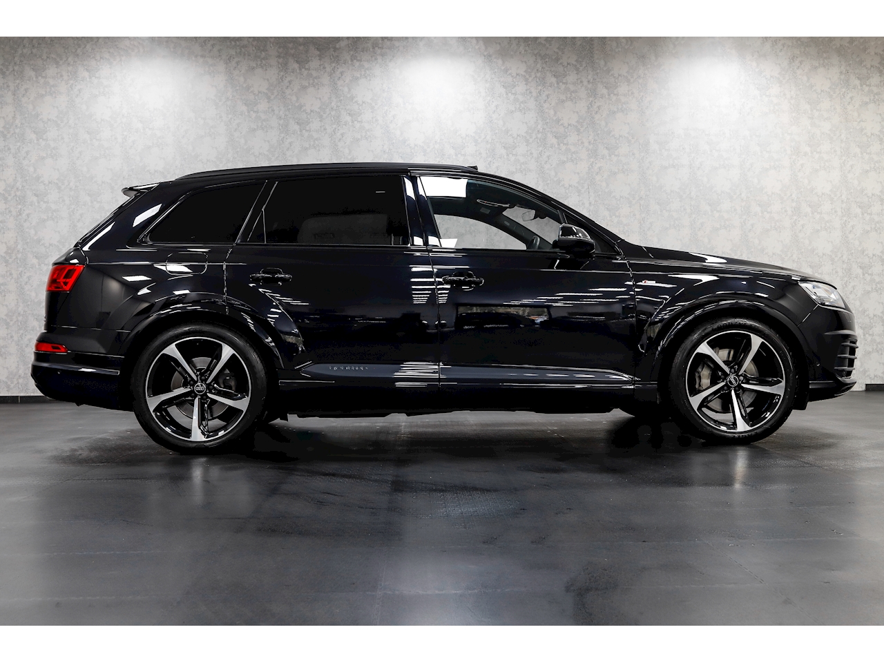Used 2019 Audi Q7 TDI V6 Black Edition For Sale in West Yorkshire (U441) | Riviera Automotive