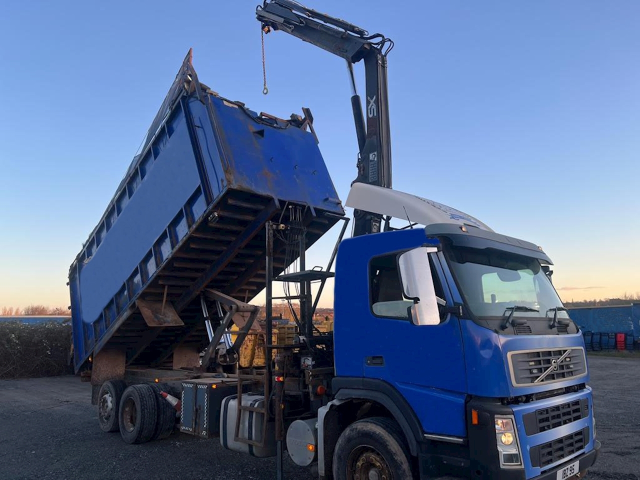 Used 2006 Volvo FM Tipper Fitted with Hiab X5 122 CLX Crane For Sale in ...